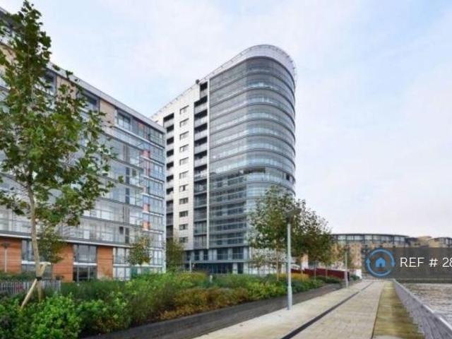 Admirals Tower, London, SE10 2 bed flat to rent £2,795 pcm £645 pw