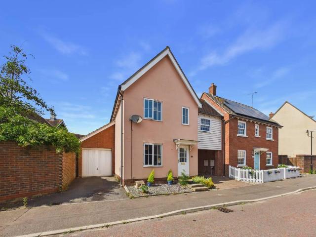 Admirals Walk, Wivenhoe, Colchester. 3 bed link detached house to rent £1,495 pcm £345 pw