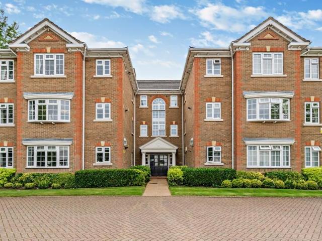 Admirals Court, Eastbury Avenue HA6, 2 bed flat to rent, £2,300 pcm | PrimeLocation