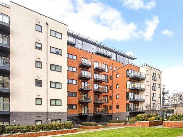 Admirals Quay, Southampton SO14 2 bed flat to rent £1,600 pcm £369 pw