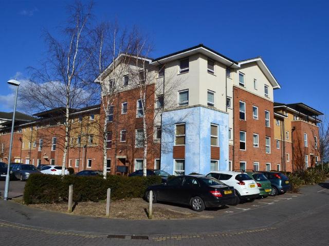 Admiralty Close, West Drayton UB7, 2 bed flat to rent, £1,550 pcm | PrimeLocation