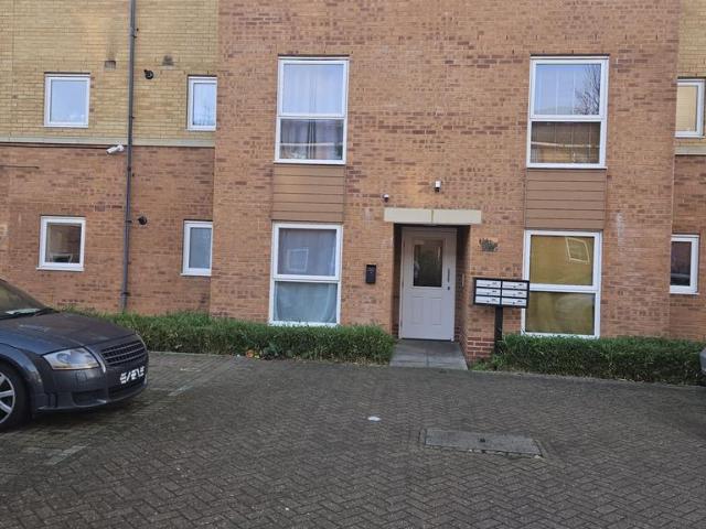 Admiralty Close, West Drayton UB7 2 bed flat to rent £1,700 pcm £392 pw