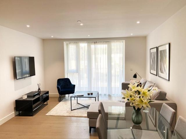 Admiralty House, Wapping, London E1W, 2 bed flat to rent, £3,999 pcm | PrimeLocation