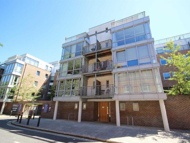 Admiralty Road, Portsmouth PO1, 2 bed flat to rent, £1,350 pcm | PrimeLocation