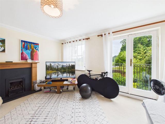 Admiralty Way, Teddington, TW11