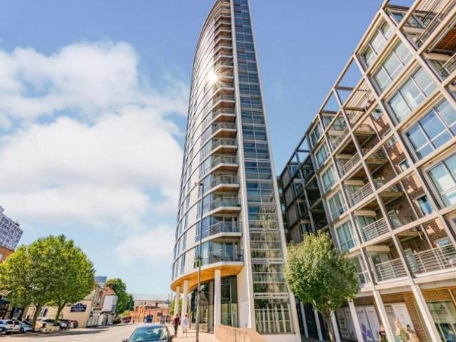 Admiralty Towers, Portsmouth PO1 2 bed apartment to rent £1,700 pcm £392 pw