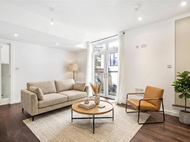 Adolphus Road, London, N4 1 bed apartment to rent £2,000 pcm £462 pw