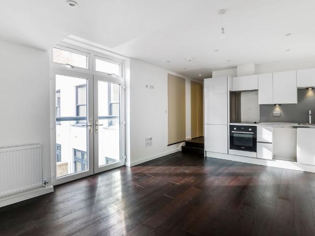 Adolphus Road, London N4, 1 bed flat to rent, £2,000 pcm | PrimeLocation