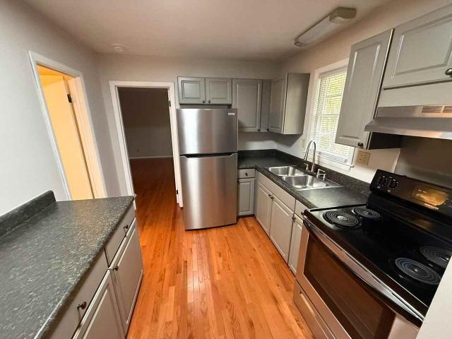 Adorable 1 Bed 1 Bath Apartment with hardwood floors! Washer/Dryer included! 1 Bedroom Apartment for Rent at 1011 Morreene Rd, Durham, NC 27705