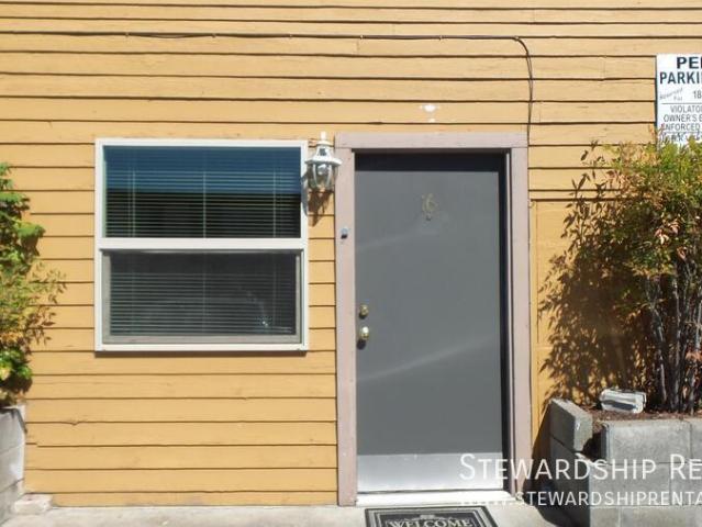 Adorable 1B/1B right by campus