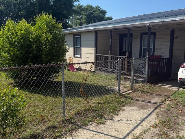 Adorable 2 BR / 1 BA Cute affordable Home Fort Walton Beach Behind ACE Hardware off Racetrack Road