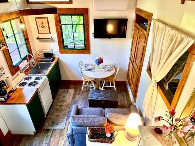 Adorable Tiny House for Rent in Deep Creek