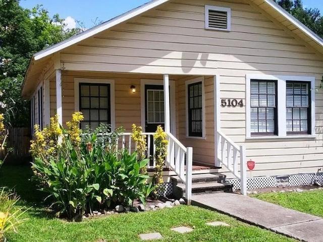 ADORABLE COTTAGE HOME:1BBcar