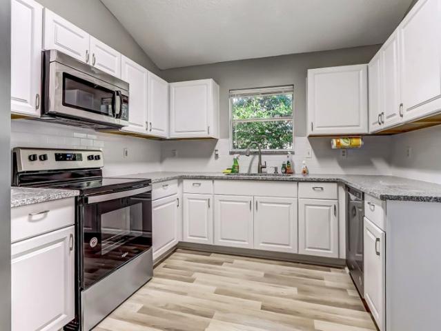 Adorable Eastside Home, Walk to the Jacksonville J