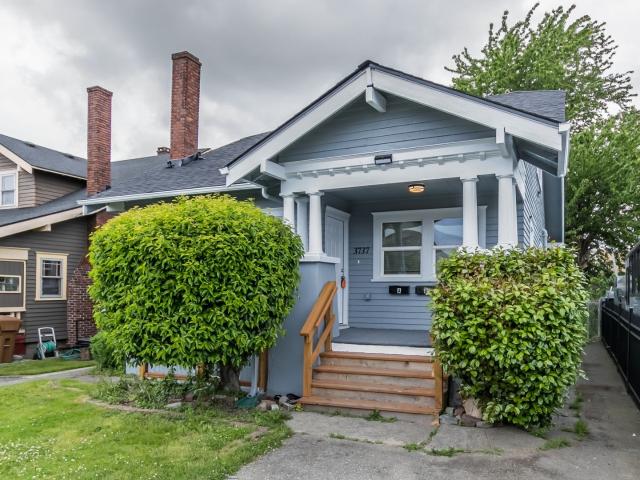 Adorable home with 3 Units in Tacoma