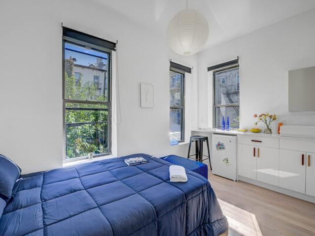 Functional ROOM at The Maison on Halsey