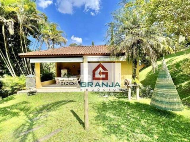Adorável casa naAdorável casa na Fazendinha – 4 Dormitórios 1 Suíte + Home Office, Impecável!