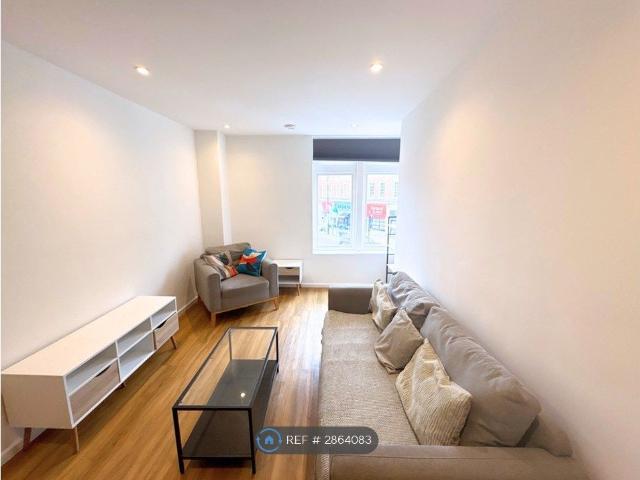Adair House, Epsom KT19, 2 bed flat to rent, £1,600 pcm | PrimeLocation
