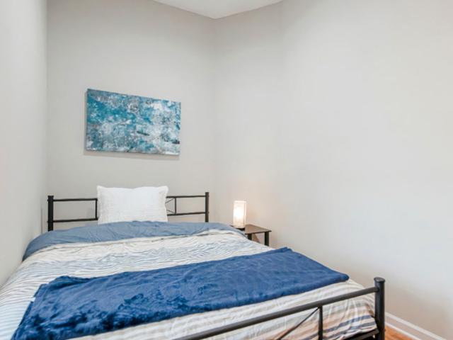 Adair Park Home, a 5 minute walk to bus 95