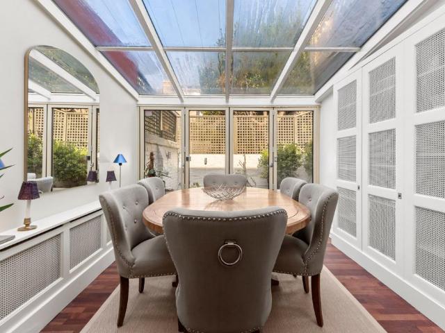 Adam and Eve Mews, London 2 bed mews to rent £8,500 pcm £1,962 pw