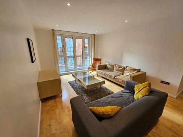 Adams Walk, Nottingham NG1 2 bed apartment to rent £1,257 pcm £290 pw