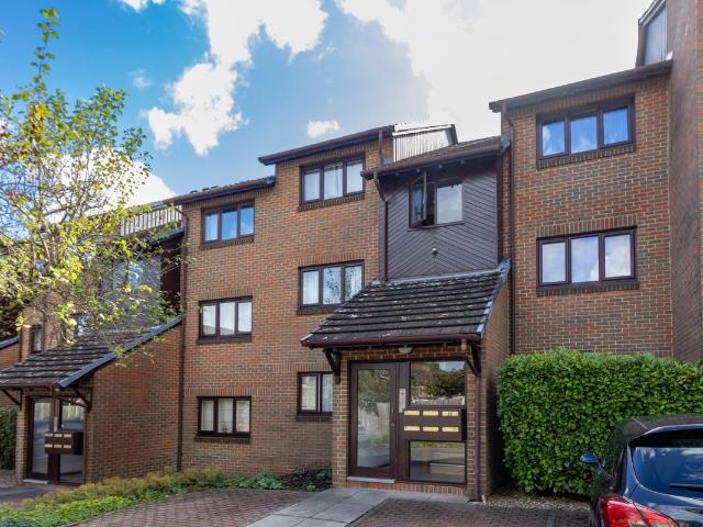 Adams Way, Alton, Hampshire GU34, 1 bed flat to rent, £995 pcm | PrimeLocation