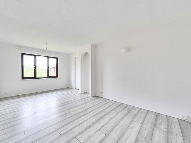 Adams Way, Croydon CR0, 2 bed flat to rent, £1,650 pcm | PrimeLocation
