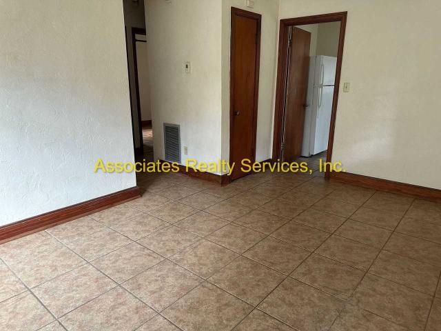 Adams NE 9TH AVE 2 Bedroom Apartment for Rent at 906 Ne 9th Ave, Gainesville, FL 32601 Northeast Neighbors