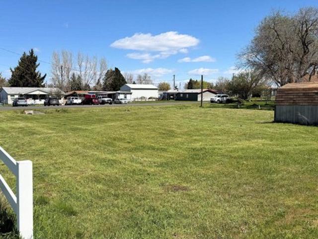 Adams St, Davenport, WA 99122