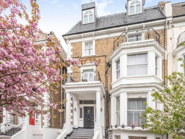 Adamson Road, Swiss Cottage, London, NW3 1 bed flat to rent £1,950 pcm £450 pw