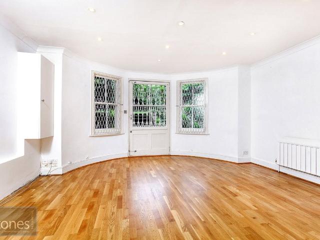 Adamson Road, Swiss Cottage, London NW3, 3 bed flat to rent, £3,500 pcm | PrimeLocation
