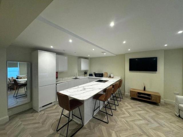 Adamson Road, Swiss Cottage NW3. 2 bed property to rent £2,750 pcm £635 pw