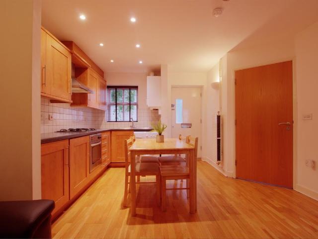 Adcocks Close, Loughborough Inc Bills Option LE11, 2 bed shared accommodation to rent, £520 pcm | PrimeLocation