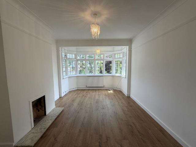 Addington Grove, London SE26 2 bed flat to rent £2,100 pcm £485 pw