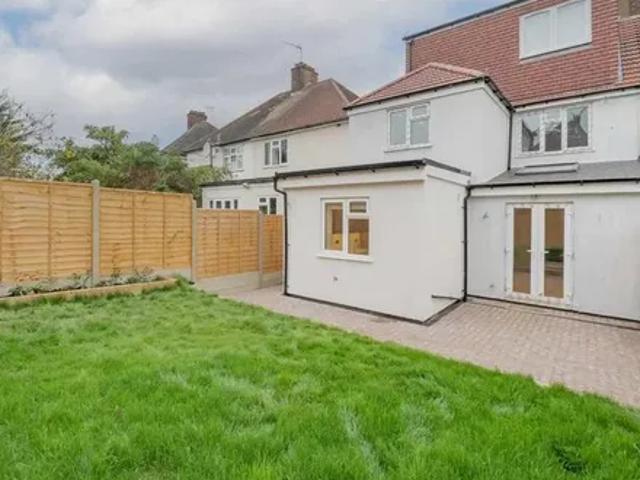 Addington Drive, London, N12 0NX, United Kingdom | 6 bed duplex for rent #136751707 | Rentberry