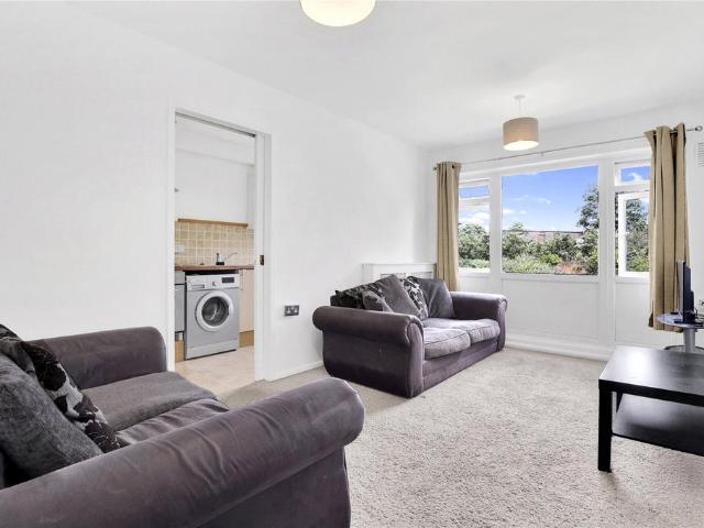 Addington Road, London, E3 1 bed apartment to rent £1,750 pcm £404 pw