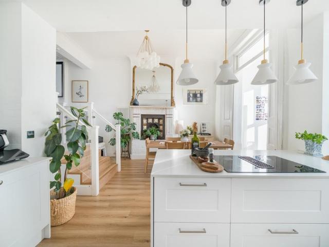 Addington Road London N4 5 bed terraced house to rent £8,000 pcm £1,846 pw