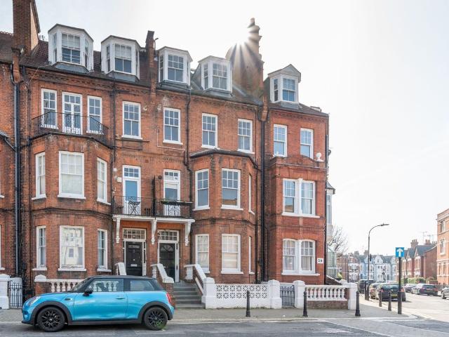 Addison Gardens, Brook Green, London W14, 1 bed flat to rent, £2,600 pcm | PrimeLocation