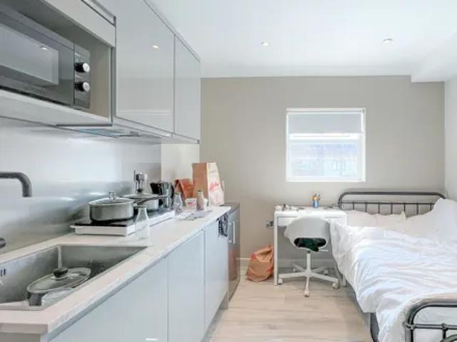 Addison Gardens, London, KT5 8DJ, United Kingdom | 1 bed apartment for rent #154598409 | Rentberry