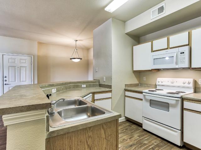 Addison Park 2 Bedroom Apartment for Rent at 4901 Pacific Dr, Arlington, TX 76001