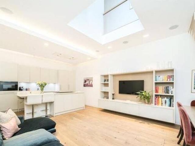 Addison Place, London, 2 Bedroom Mews
