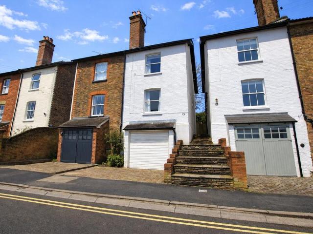 Addison Road, Charlotteville. 4 bed semi detached house to rent £2,250 pcm £519 pw