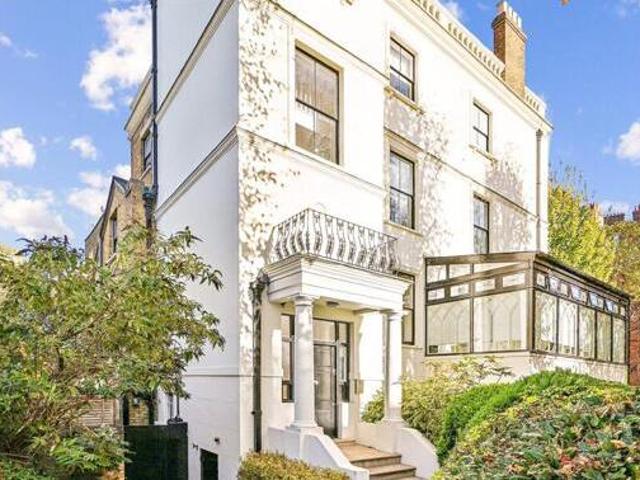 Addison Road, Kensington, 3 Bedroom Apartment