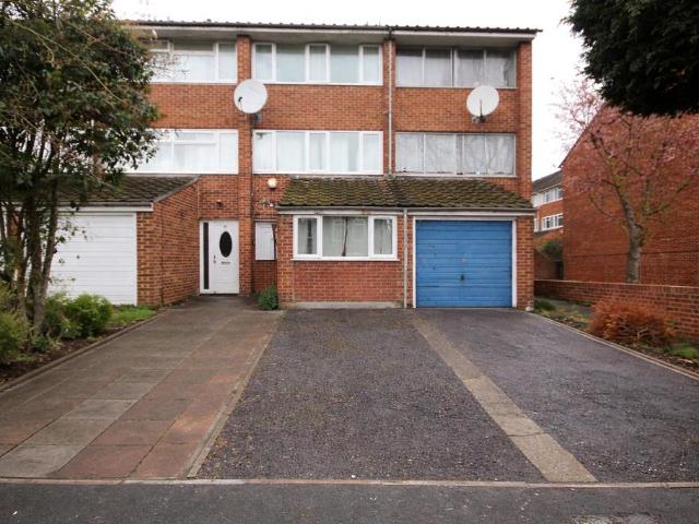 Addison Road, London, SE25 4 bed terraced house to rent £3,500 pcm £808 pw