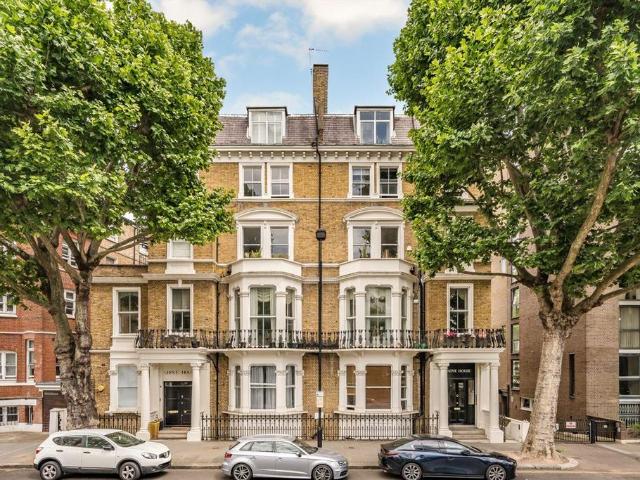 Addison Road, London W14 1 bed flat to rent £2,500 pcm £577 pw