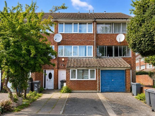Addison Road, Norwood SE25, 4 bed property to rent, £3,500 pcm | PrimeLocation