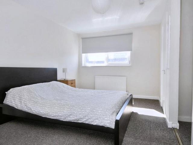 Addison Road, TFF, Plymouth PL4 1 bed apartment to rent £1,304 pcm £301 pw