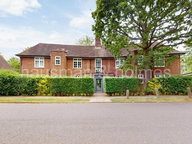 Addison Way, Hampstead Gardens Suburb NW11, 2 bed flat to rent, £2,000 pcm | PrimeLocation