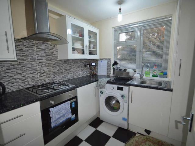 Addison Way, Hayes 2 bed apartment to rent £1,729 pcm £399 pw