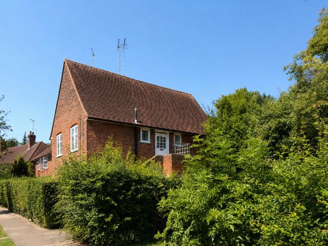 Addison Way, London NW11 2 bed apartment to rent £1,800 pcm £415 pw